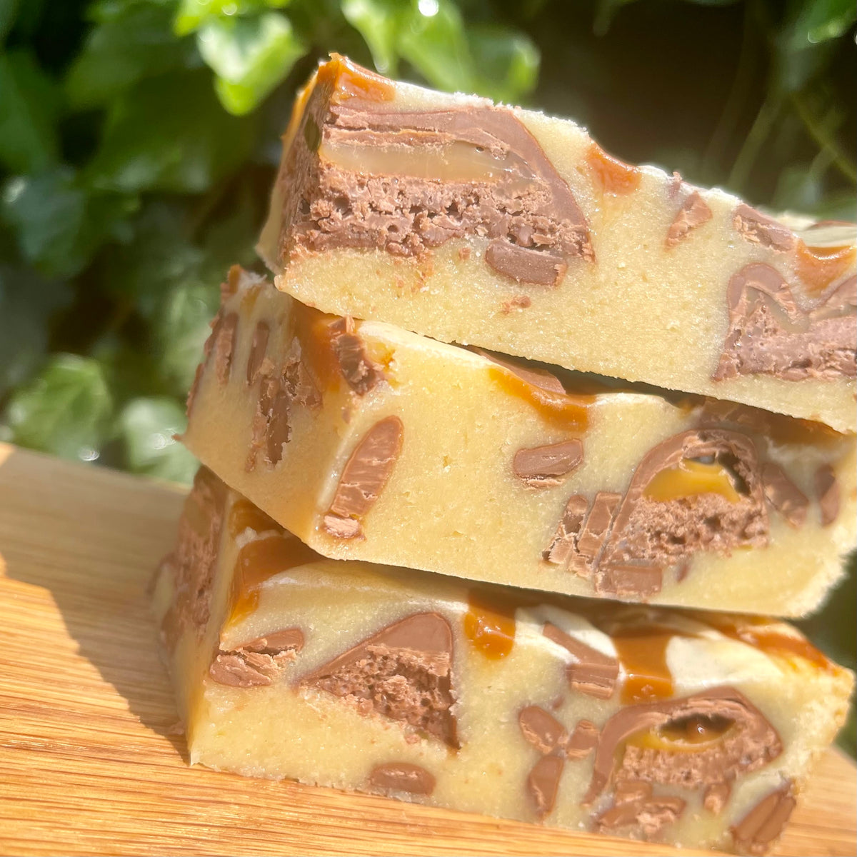 Wispa Gold Blondie – Three Bears Bakery